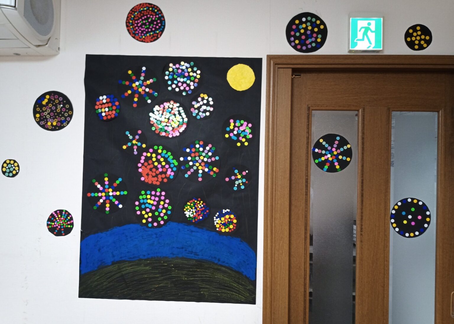 壁面アート[花火]② | 放課後等デイサービス CoCoRear|多機能型事業所